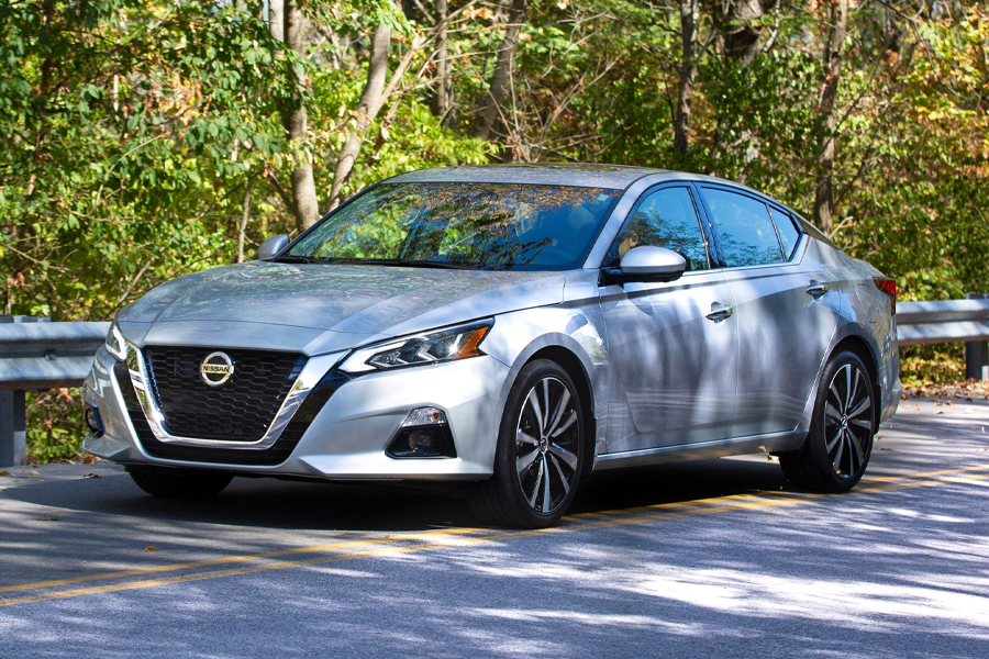 Nissan Altima - Silver Class Car Rental