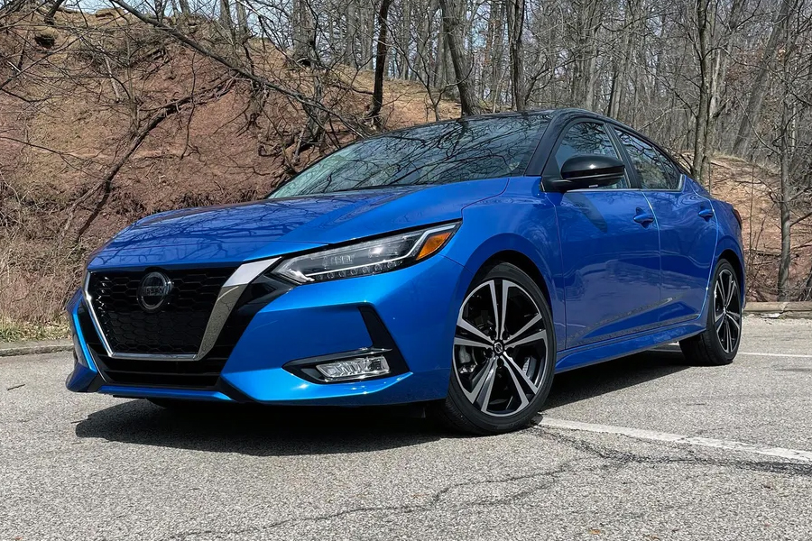 Nissan Sentra - Silver Class Car Rental