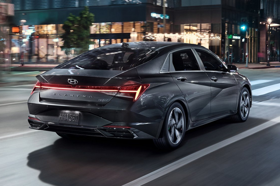 Hyundai Elantra - Silver Class Car Rental