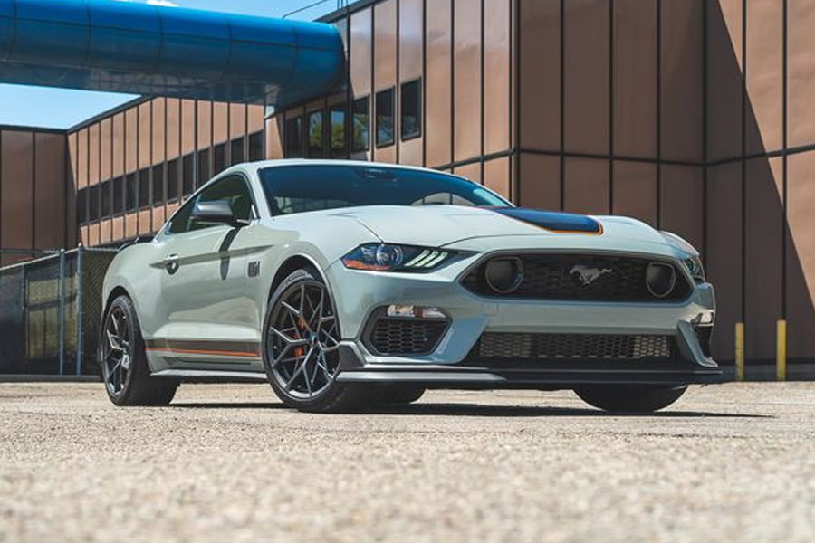 Ford Mustang - Silver Class Car Rental